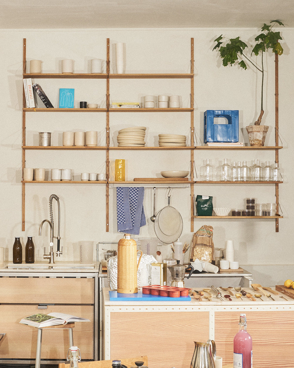 Shelf Library Inspiration – FRAMA